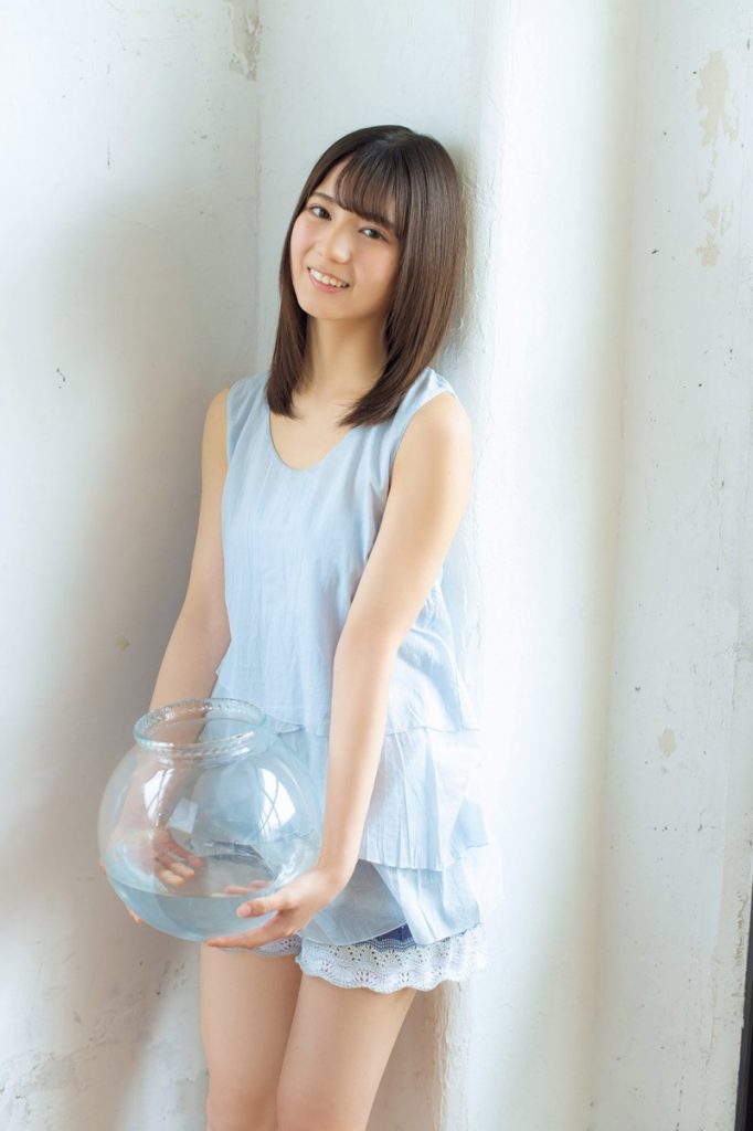 圧倒的な透明感!日向坂46センター小坂菜緒がこさかなと夢の共演!5 24発売『flashスペシャル』表紙&巻頭を務める!グラビア写真
